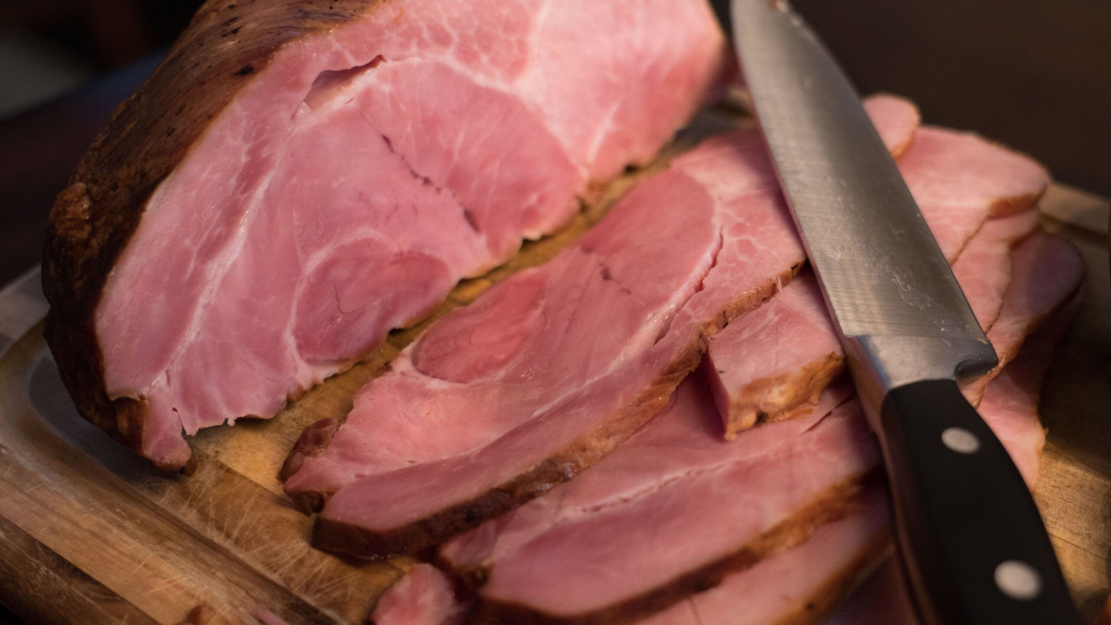 Husband Makes Thanksgiving Ham For Mother When Wife Refuses – Diply