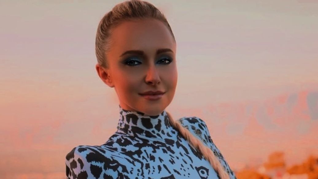 Hayden Panettiere Opens Up About Her Daughter, Who Wants To Call Other ...