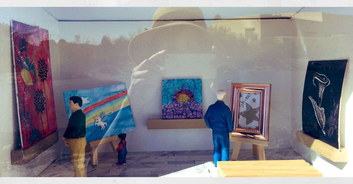 Artist Creates Little Free Art Gallery For Her Neighborhood – Diply