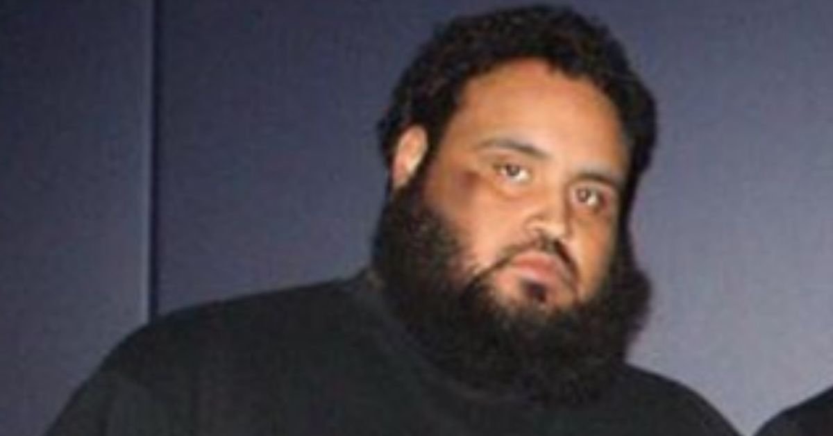Man Loses 300 Pounds And Totally Transforms His Body By Walking To ...