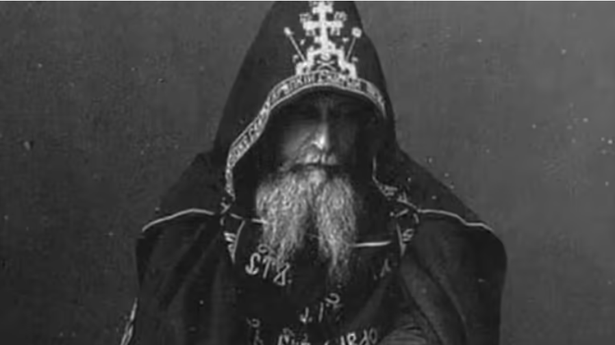 Man Lived His Whole Life Without Ever Knowing What a Woman Looked Like – Diply