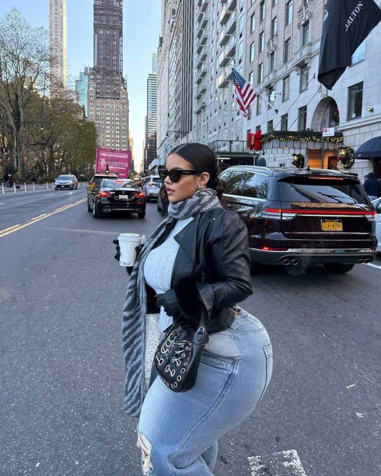 “This is literally what God gave me!”: Plus-Size Woman Calls Out Disneyland Visitors for Filming ...