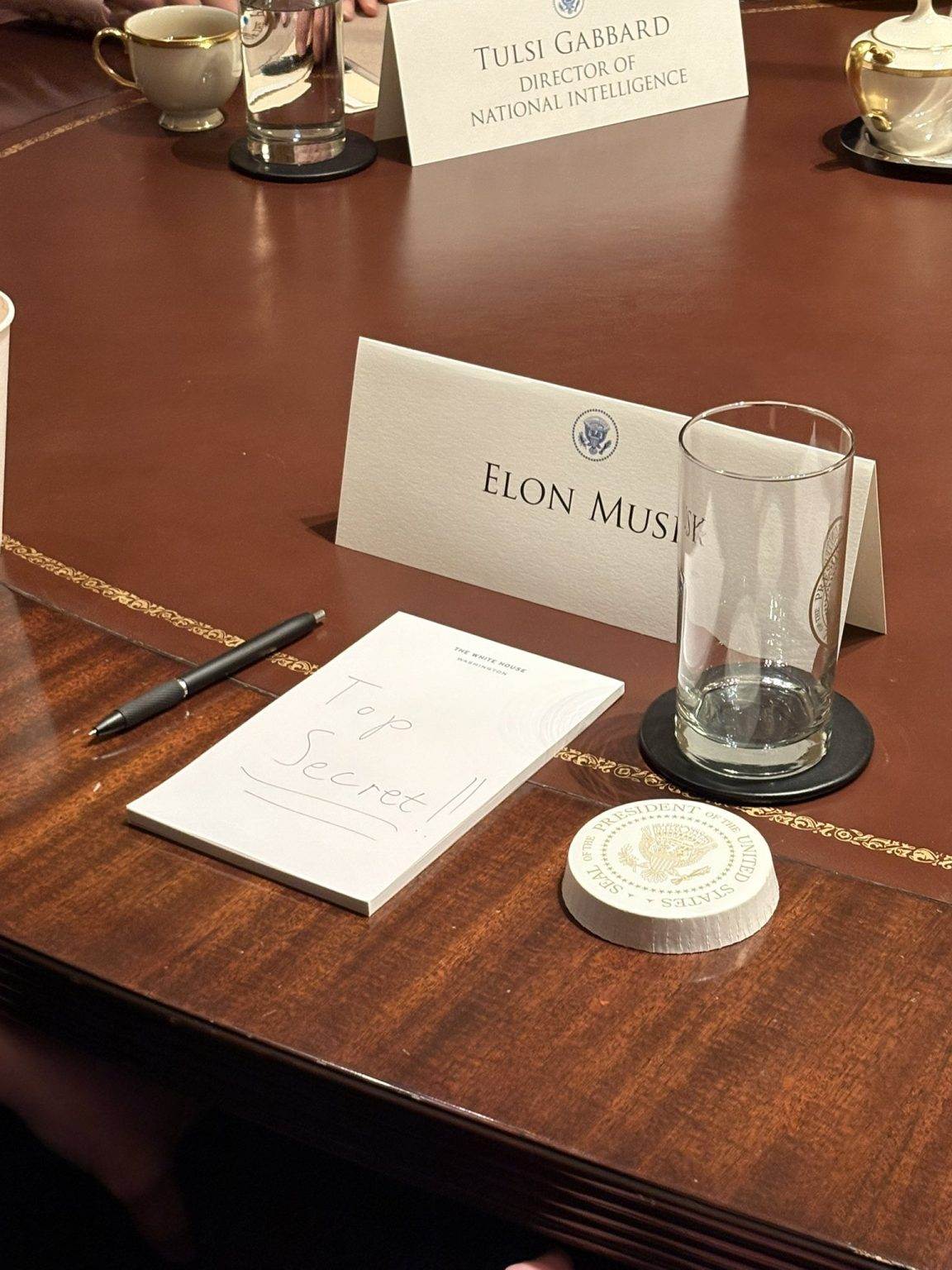 Elon Musk ROASTED for What He Wrote on His Notepad at Trump Cabinet ...