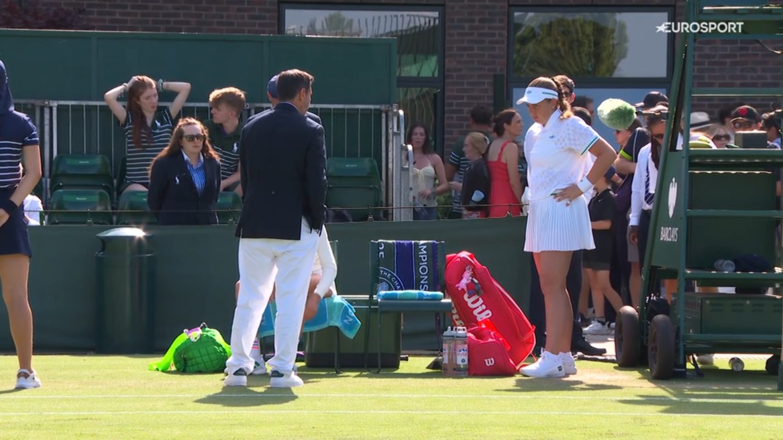 Wimbledon Star Athlete Pulls Up Skirt In Protest to Dress Code Check-Up ...
