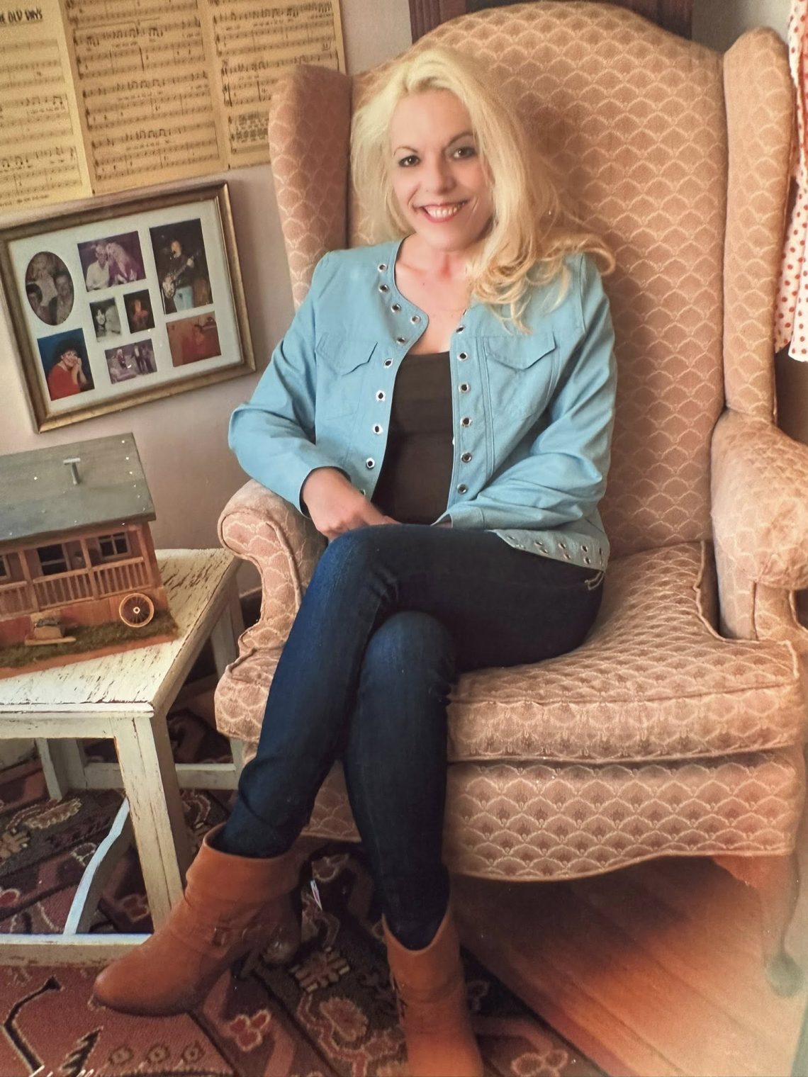 Dolly Parton’s Sister Elaborates On Country Star’s Illness After Asking ...